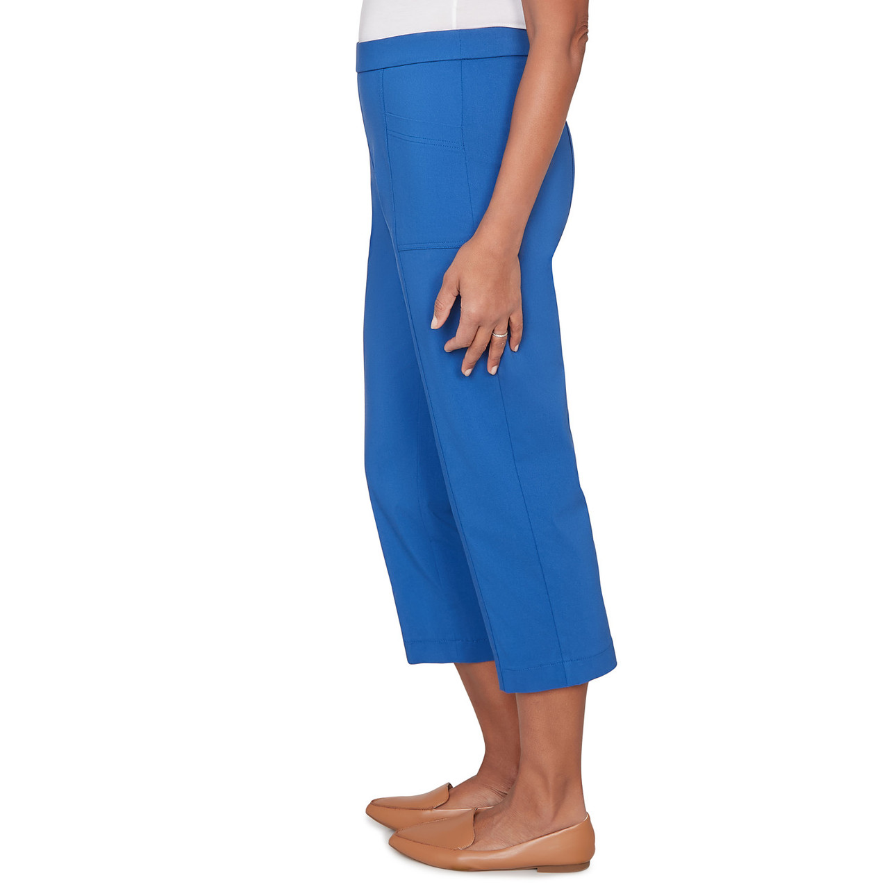 Women's Relaxed Flat Front Patch Pocket Capri | Alfred Dunner