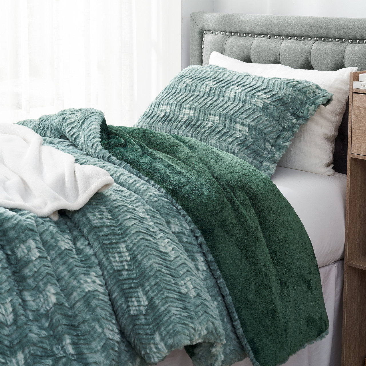 Peak of Cozy - Coma Inducer® Oversized Comforter Set - Chevron Moss Green