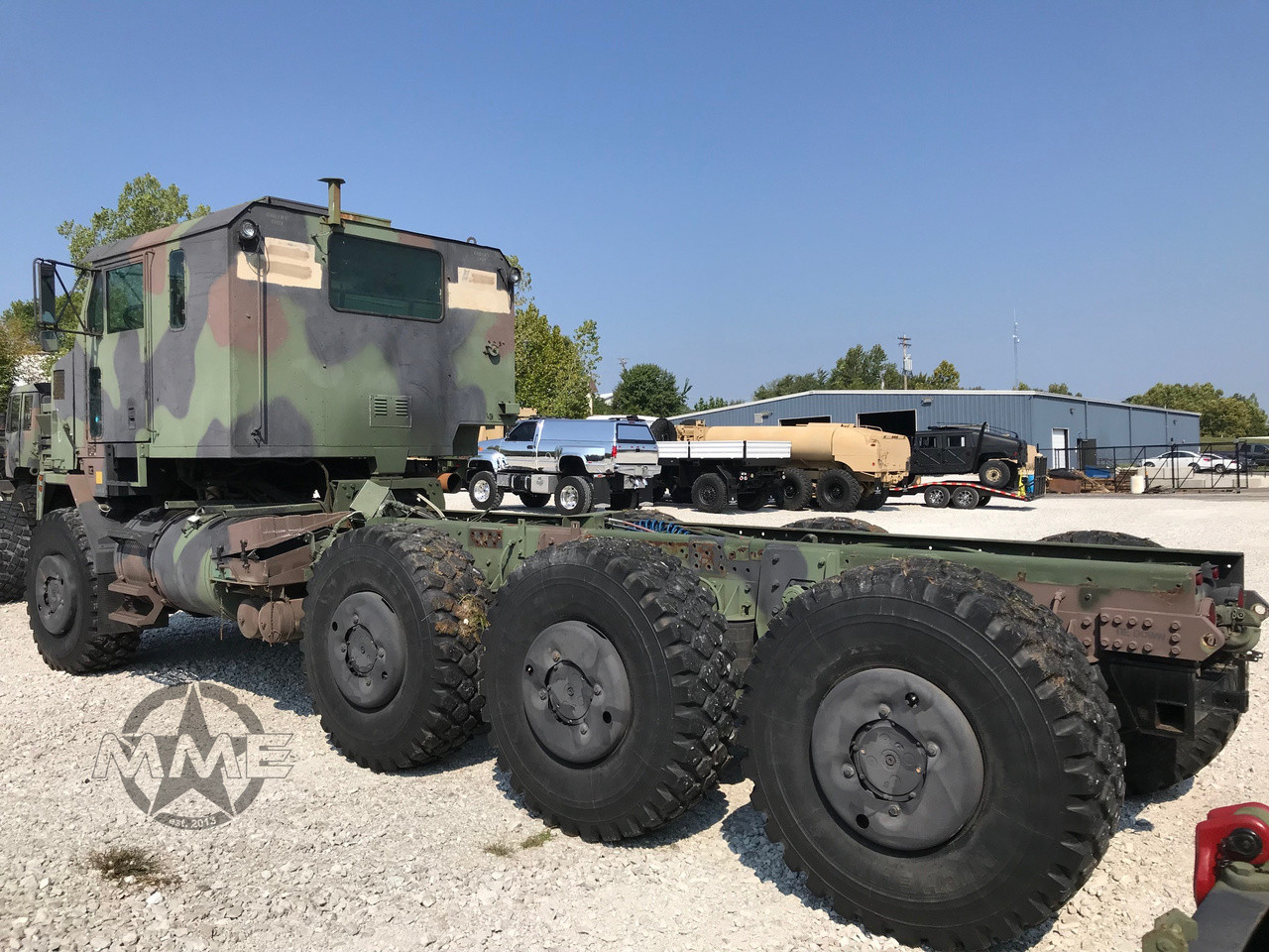 Oshkosh M1070 8x8 HET Military Heavy Haul Tractor Truck