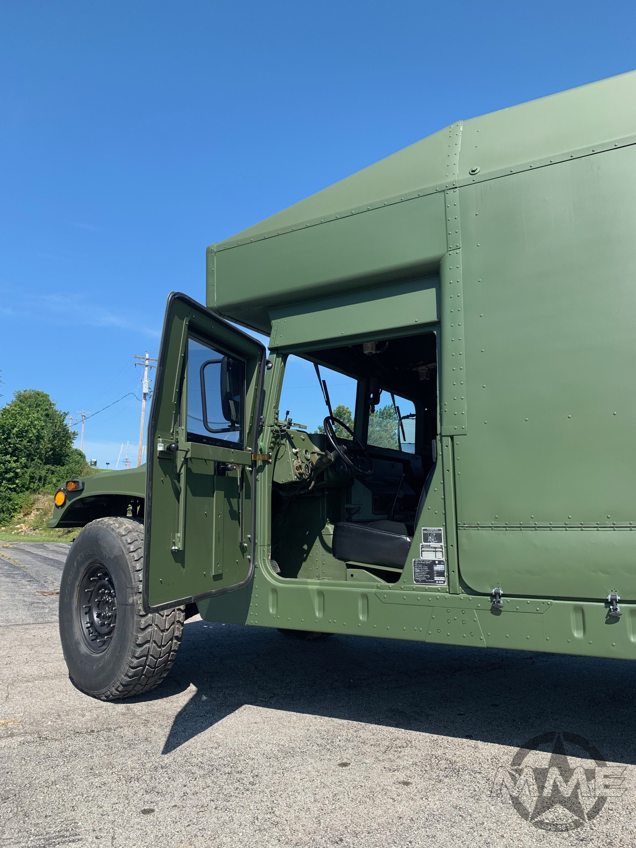 Am General M997 Ambulance Humvee / HMMWV