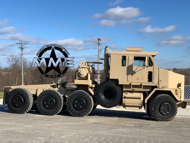 1994 Oshkosh M1070 8x8 HET Military Heavy Haul Semi Tractor Truck.