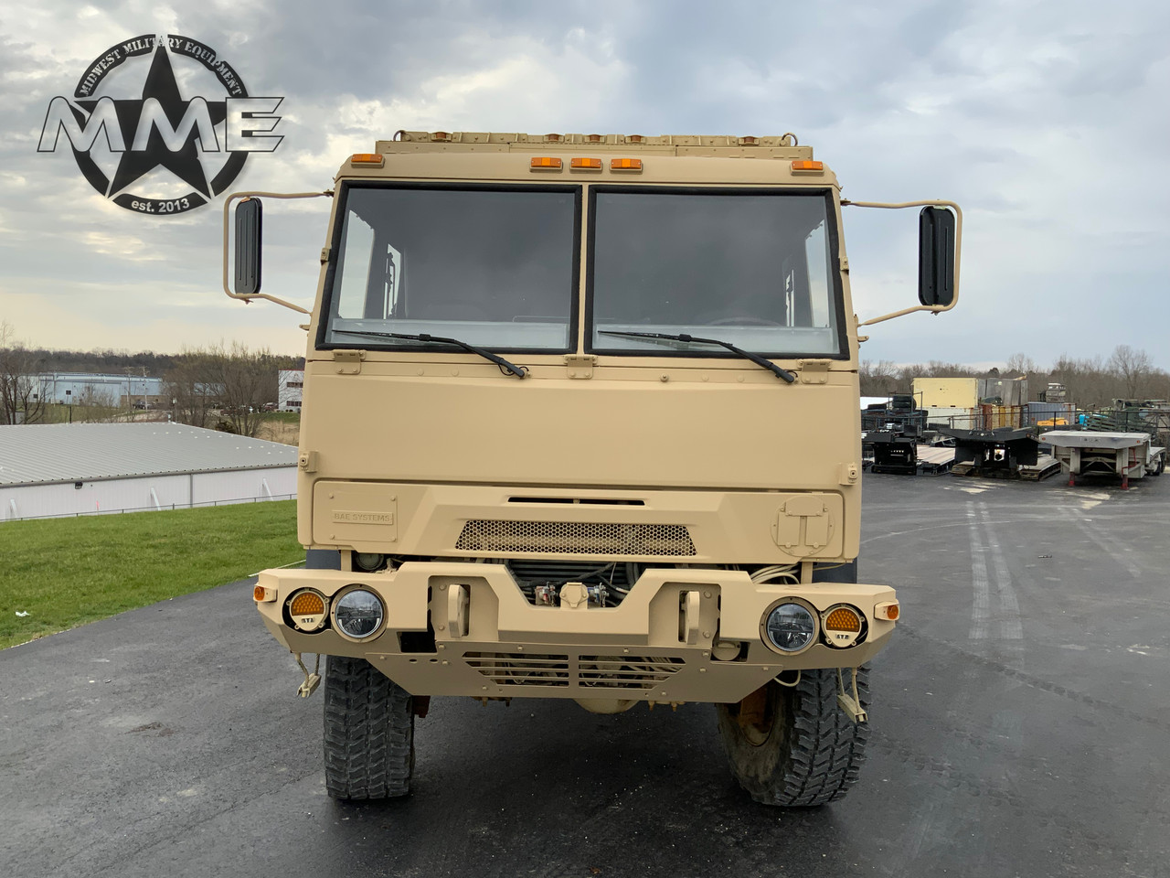 2009 BAE Systems M1081A1R LMTV 4X4 Truck With Air Conditioning & M1079 ...