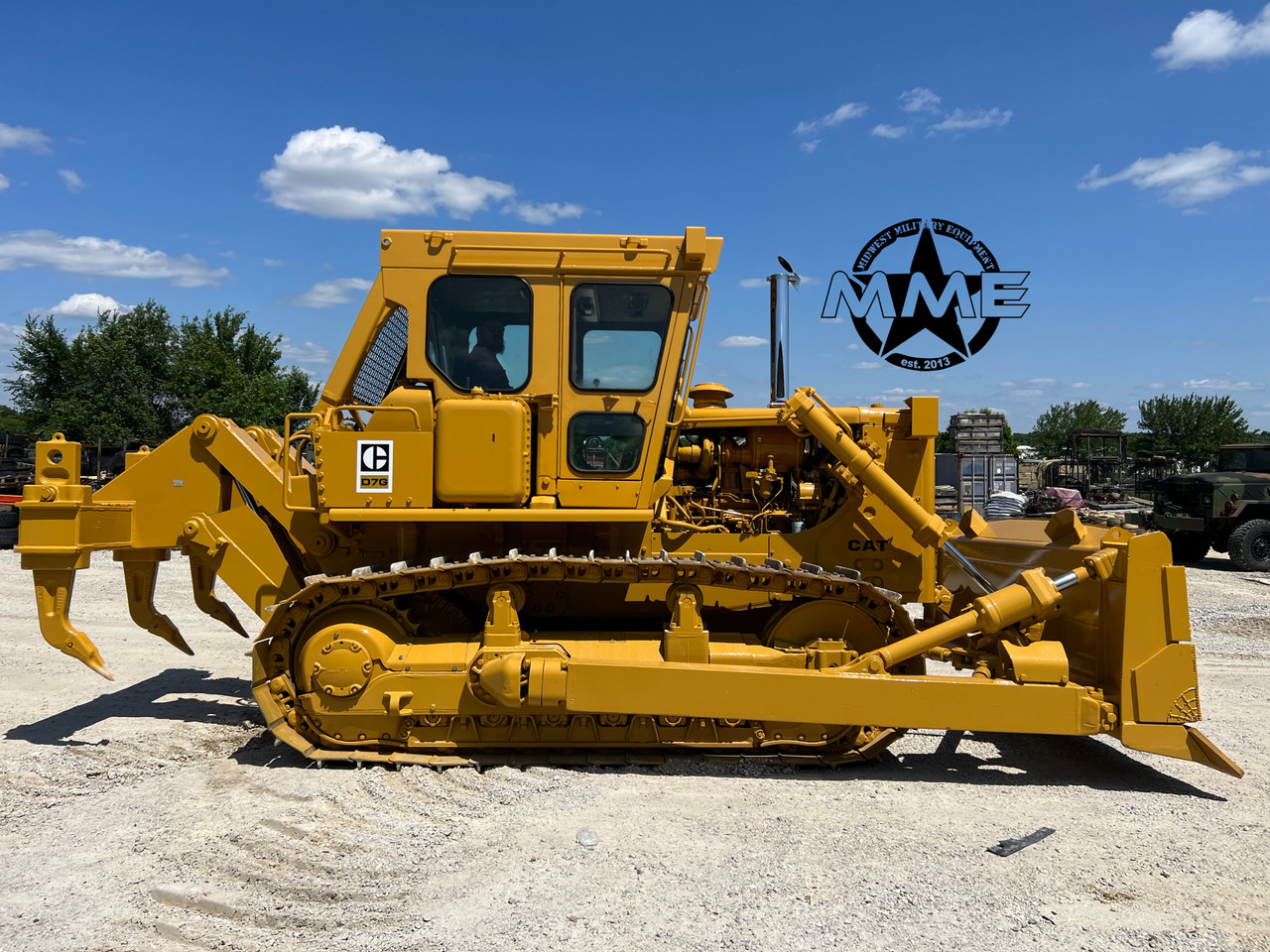 Caterpillar D7G Dozer with Cab and Ripper EX Military Machine