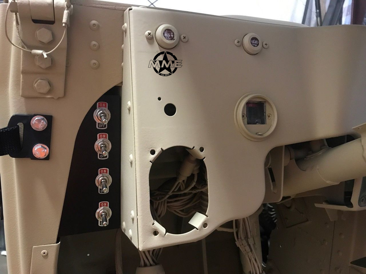 4-GANG ROCKER SWITCH PANEL With SWITCHES for Humvee