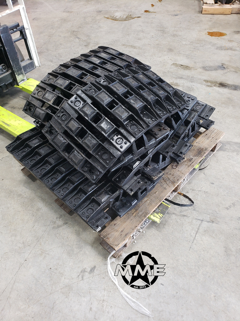 M116 Husky Tracked Amphibious 1 1/2 Ton Cargo Carrier