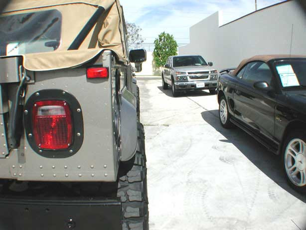 (ONE) GT / CEPEK HUMMER DRIVER REAR FENDER ONLY