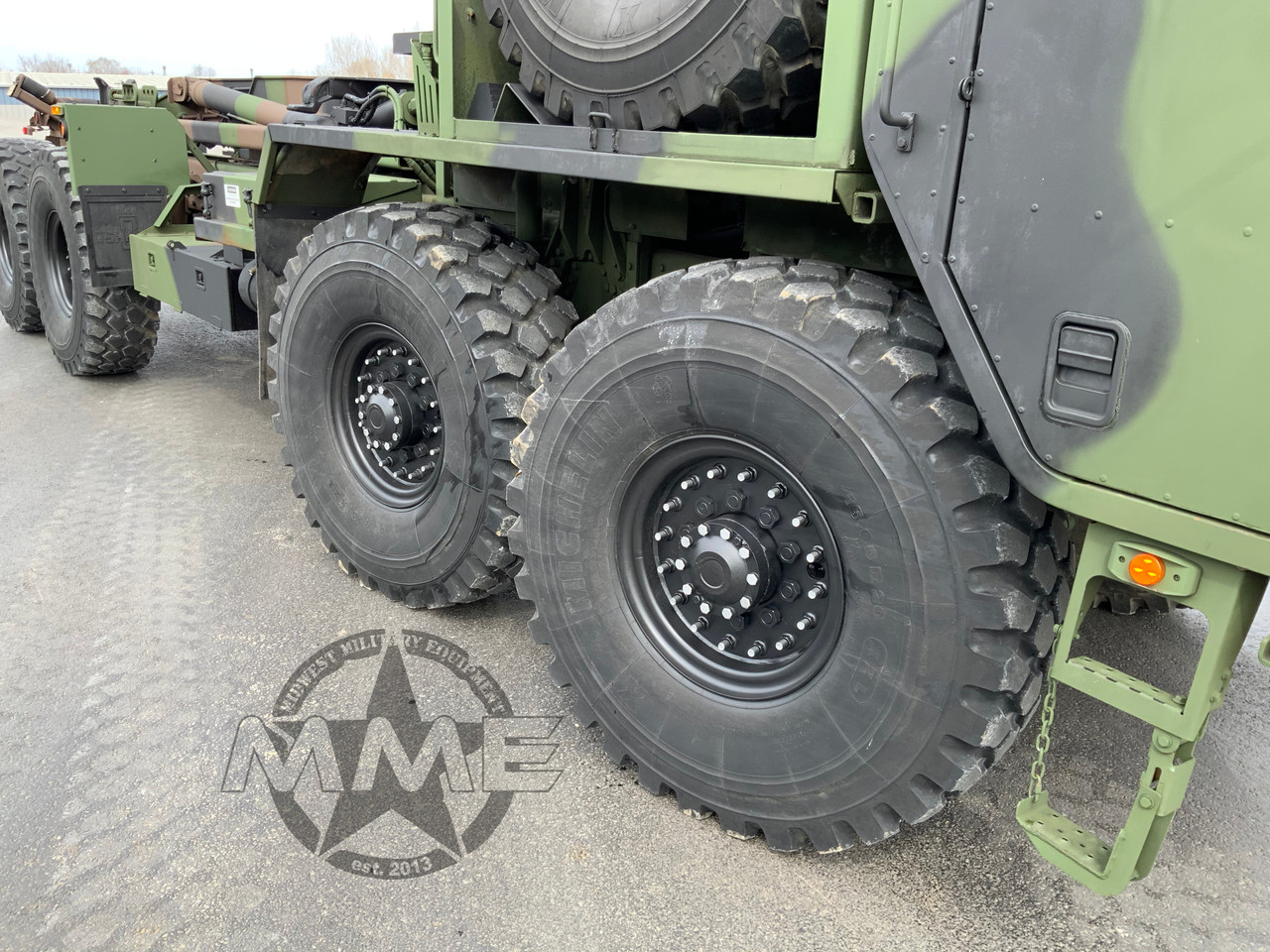 2006 M1120A2 Oshkosh HEMTT 8X8 Truck With LHS Hook Lift System W/AC