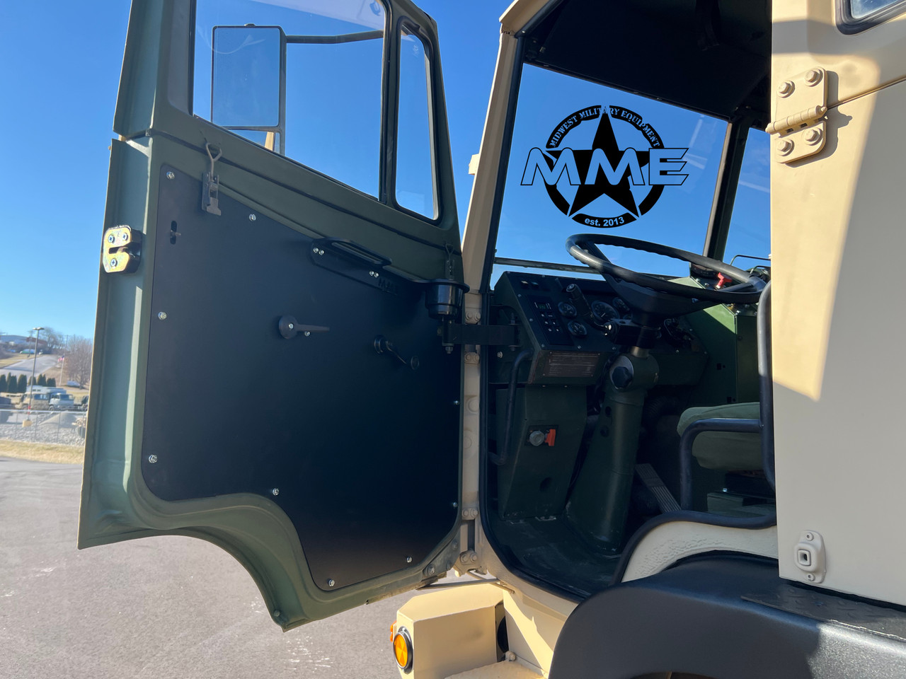 2009 BAE Systems M1081A1R LMTV 4X4 Cargo Truck W/ Air Conditioning
