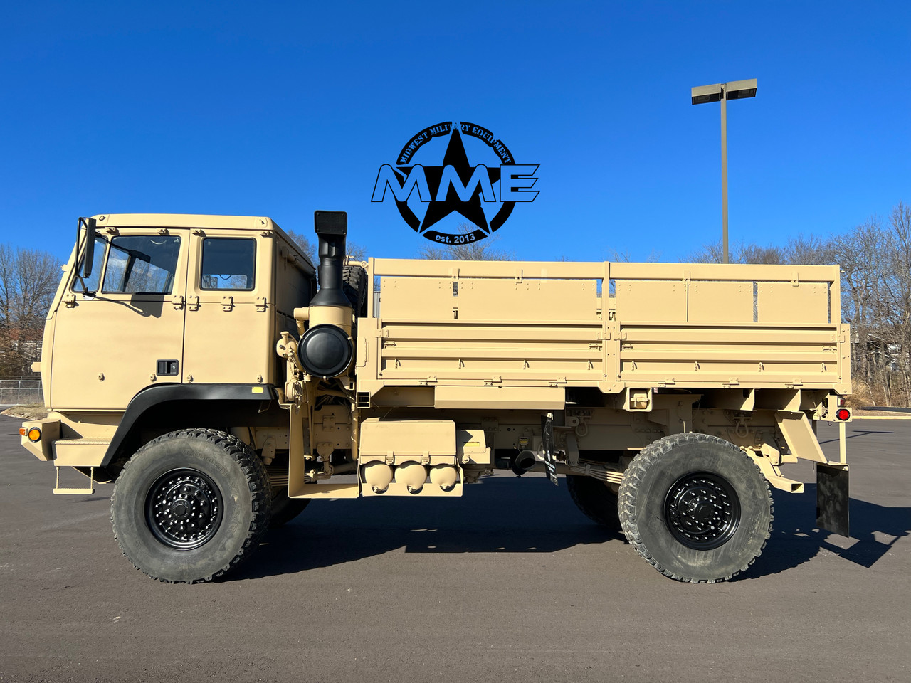 2009 BAE Systems M1081A1R LMTV 4X4 Cargo Truck W/ Air Conditioning