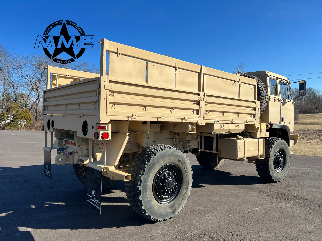 2009 BAE Systems M1081A1R LMTV 4X4 Cargo Truck W/ Air Conditioning