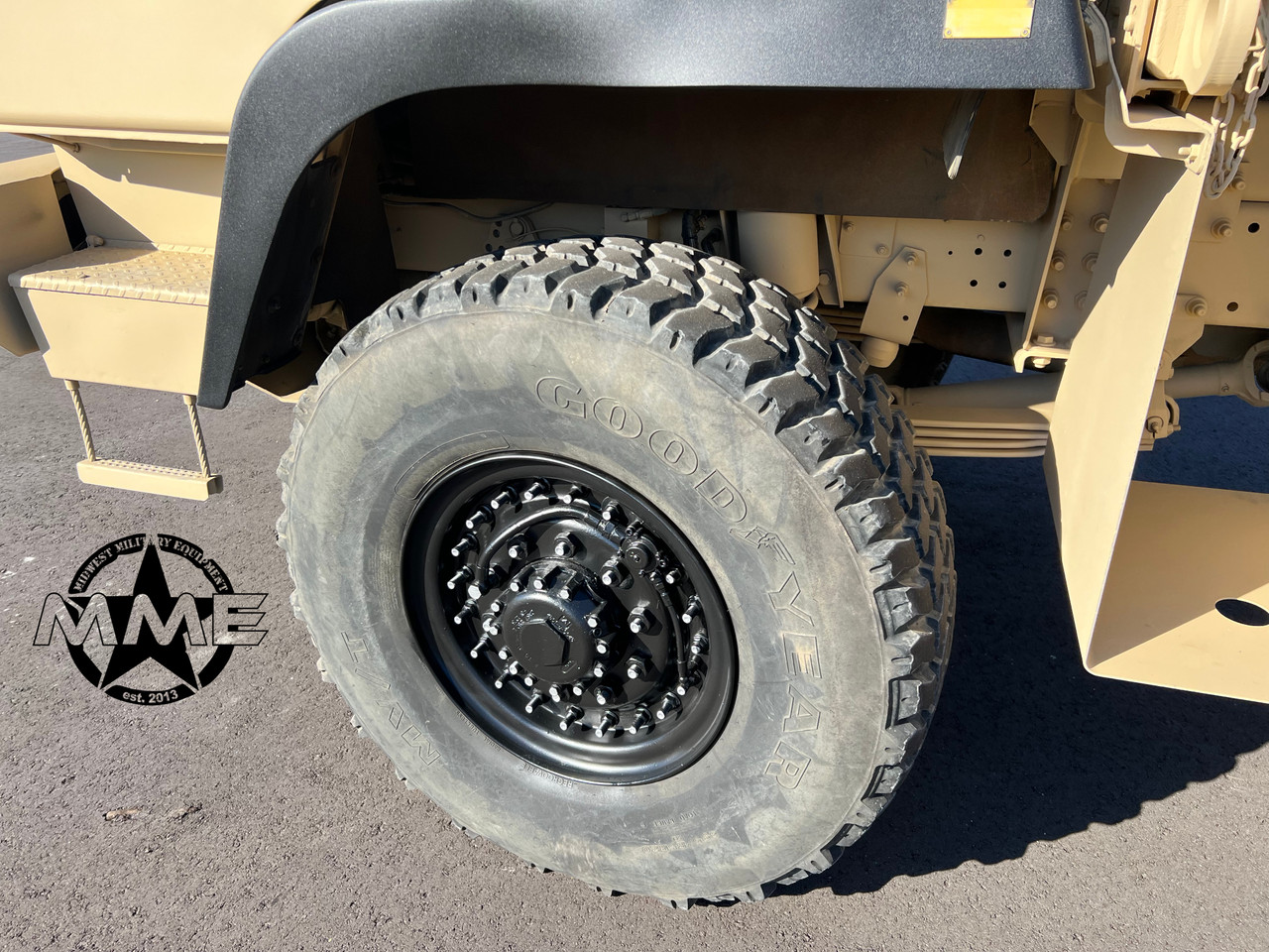 2009 BAE Systems M1081A1R LMTV 4X4 Cargo Truck W/ Air Conditioning