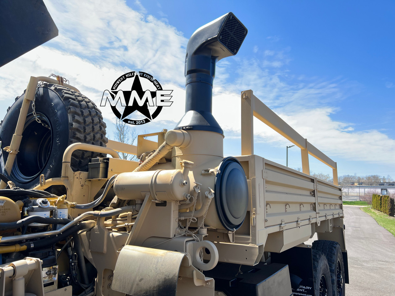 2009 BAE Systems M1093A1 MTV 6x6 5 Ton Cargo Truck W / Air Conditioning