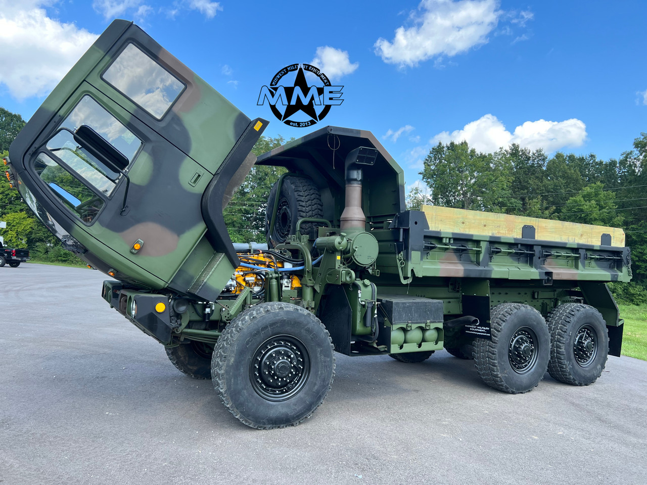 1997 Stewart Stevenson M1090 5-Ton 6x6 Dump Truck With A/C