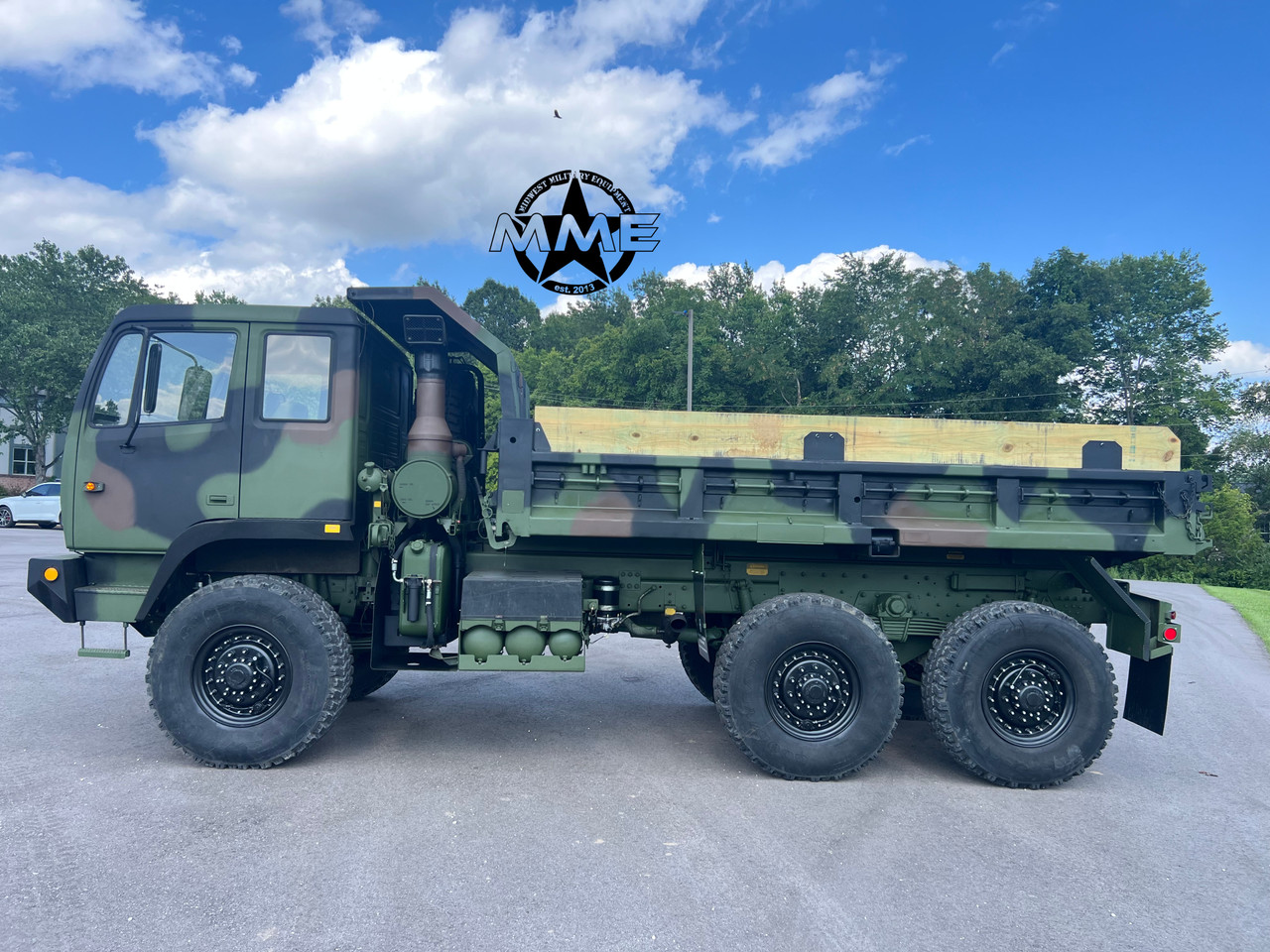1997 Stewart Stevenson M1090 5-Ton 6x6 Dump Truck With A/C
