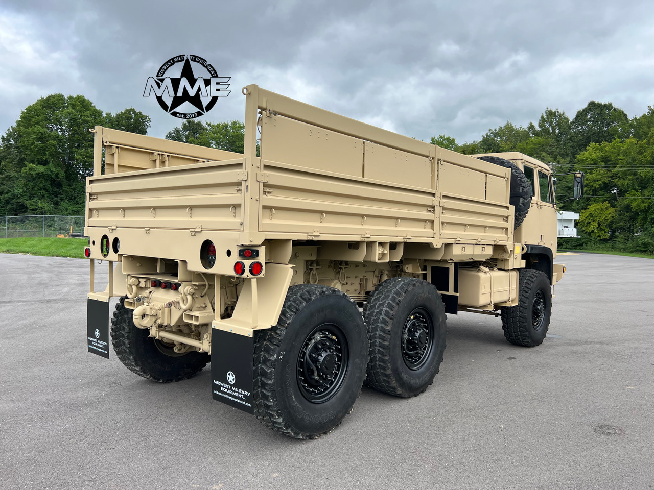 2010 BAE Systems M1093A1 MTV 6x6 5 Ton Cargo Truck W / Air Conditioning