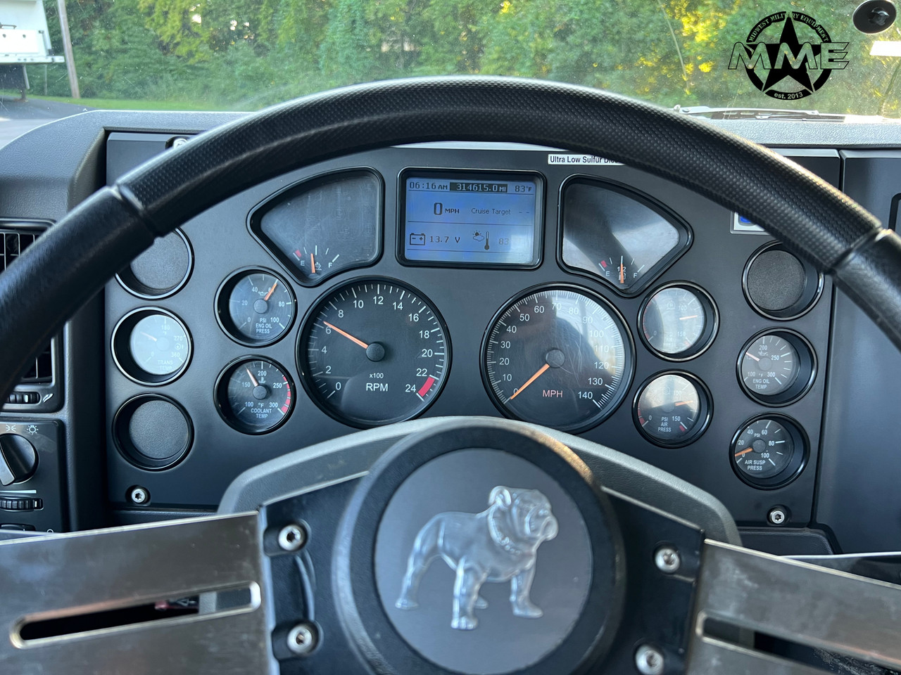 2013 Mack CXU613 Pinnacle Day Cab Semi Truck