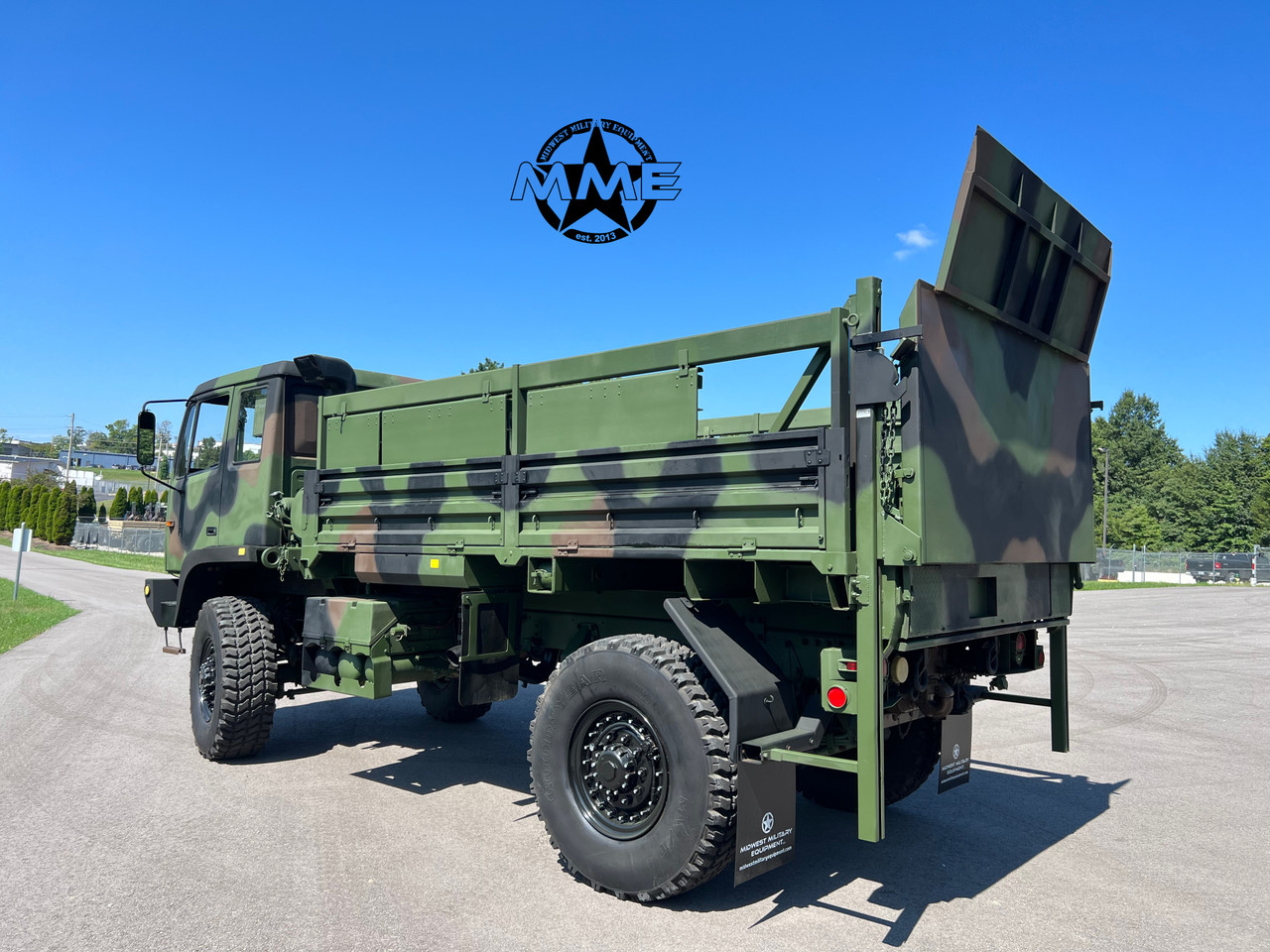 1996 Stewart & Stevenson M1078 LMTV 2 1/2 Ton Cargo Truck W/ Lift Gate