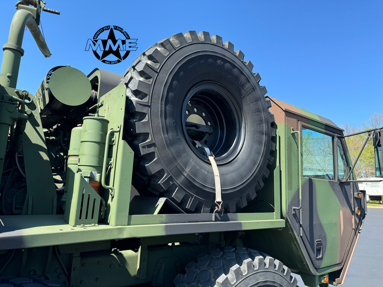 2003 M985A2 Oshkosh HEMTT 8 X 8 Truck With Material Handling Crane