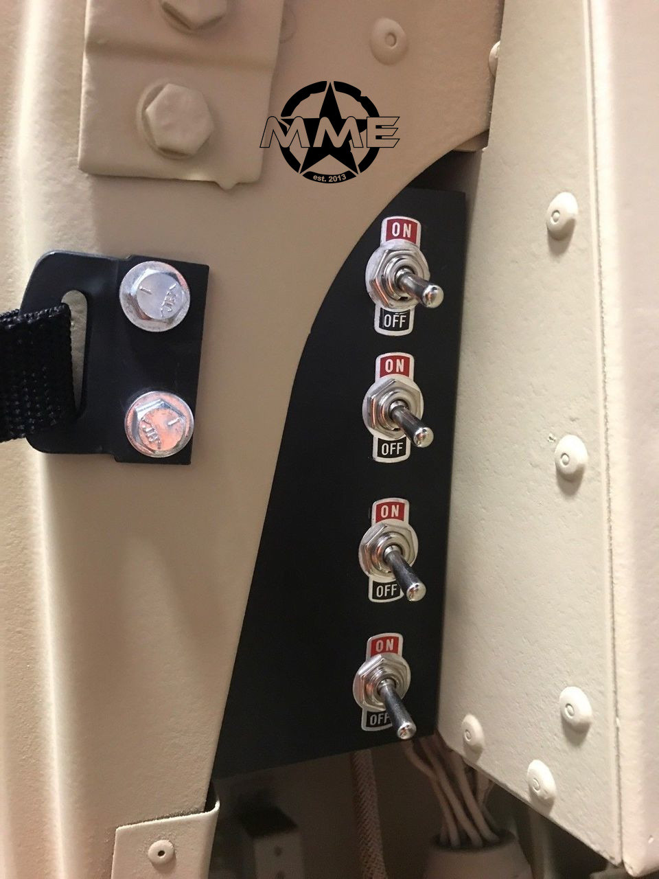 4-GANG ROCKER SWITCH PANEL With SWITCHES for Humvee