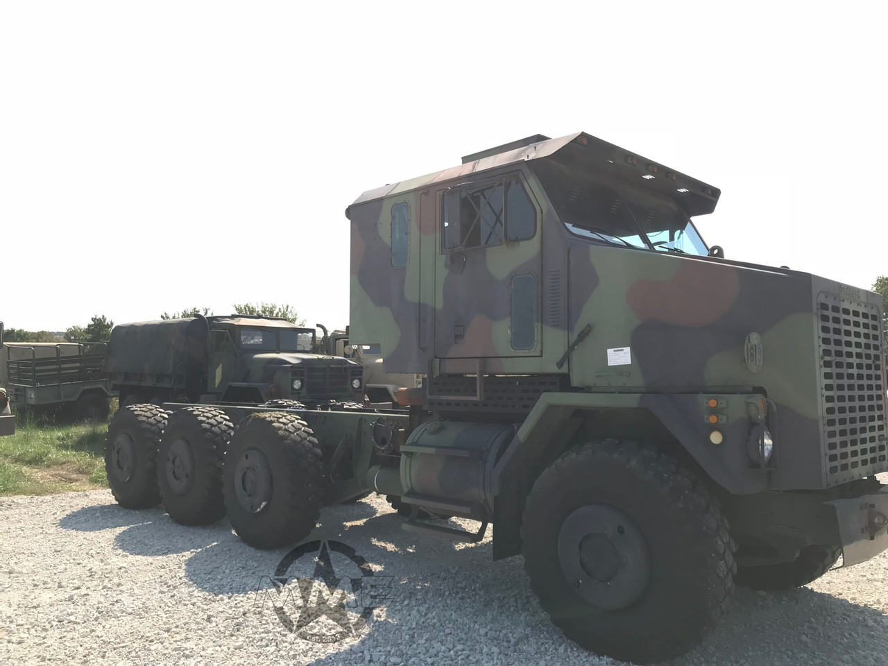 Oshkosh M1070 8x8 HET Military Heavy Haul Tractor Truck