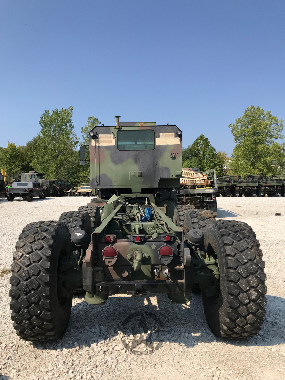 Oshkosh M1070 8x8 HET Military Heavy Haul Tractor Truck