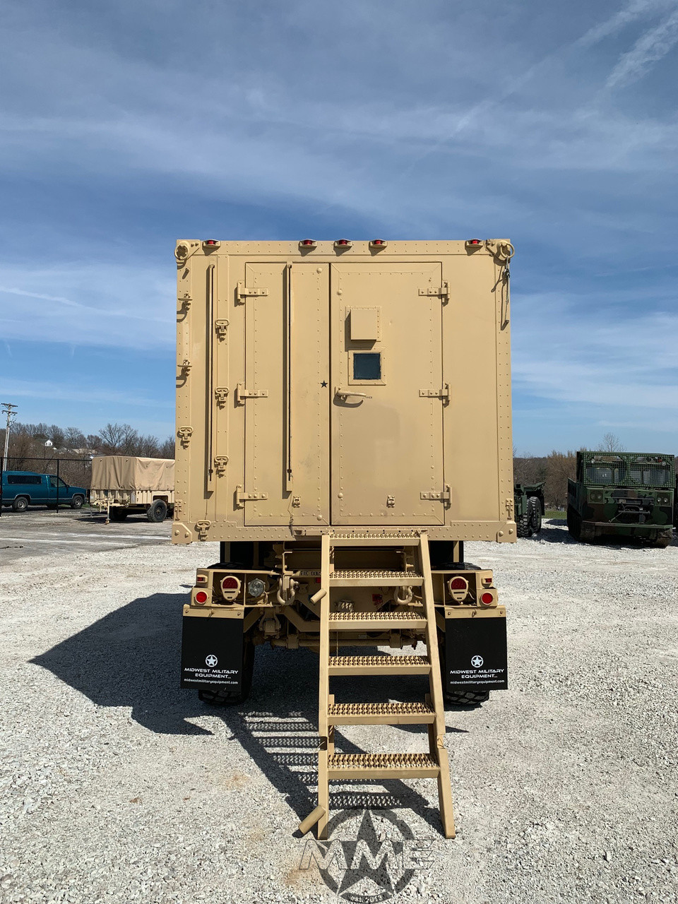 1998 BAE M1079 2 1/2 Ton LMTV 4x4 Camper Truck