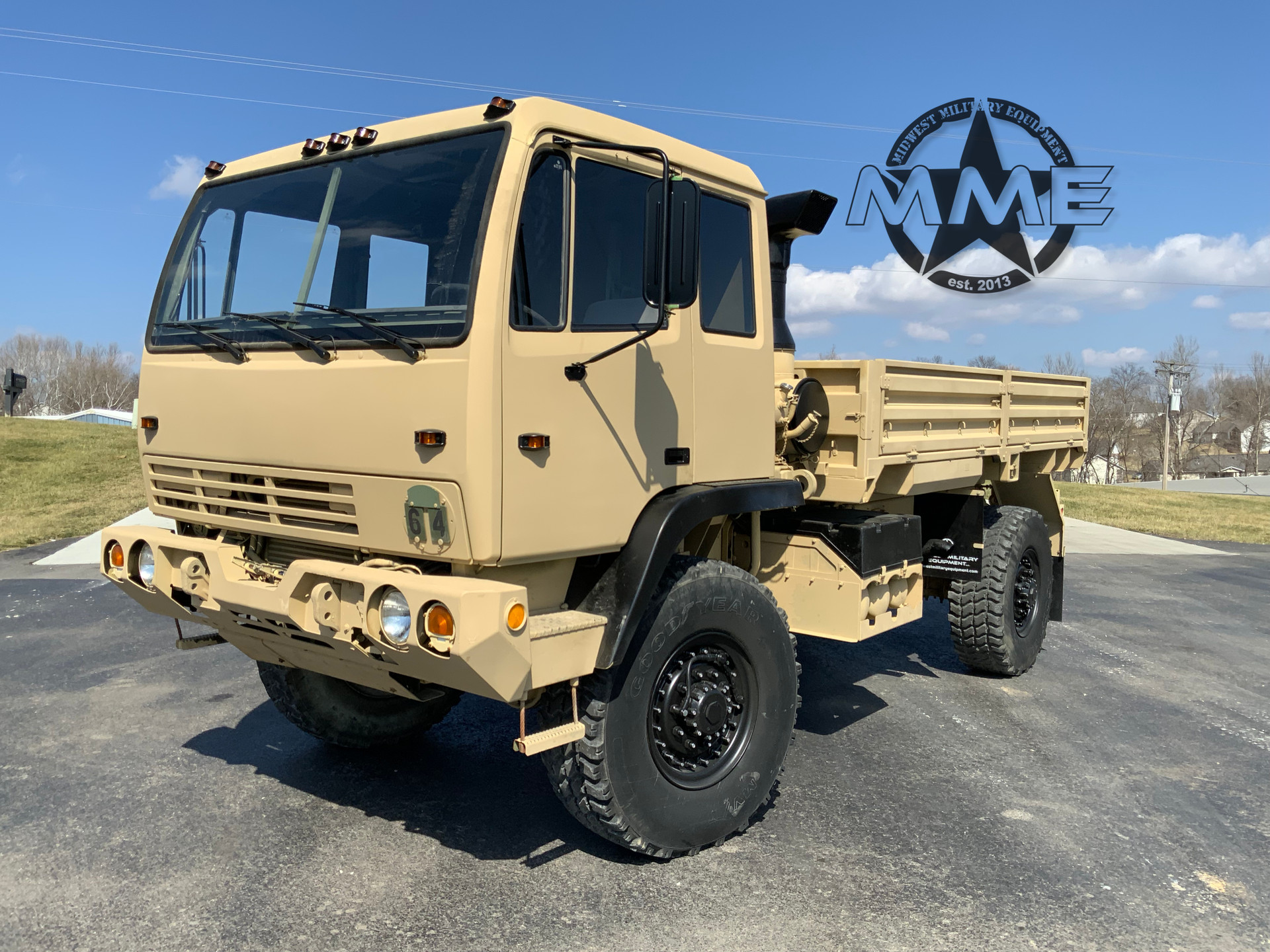 1997 STEWART & STEVENSON M1078 4X4 2.5 TON MILITARY TRUCK