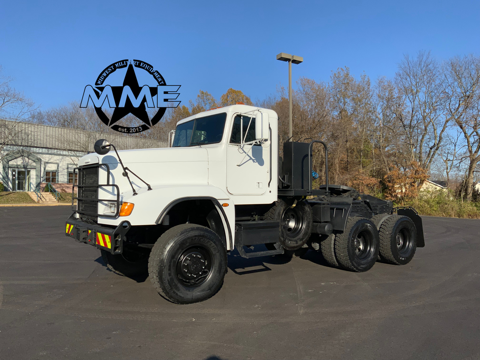 2010 M916A3 Freightliner 6x6 Semi Truck Tractor / 45,000LB Rear Winch