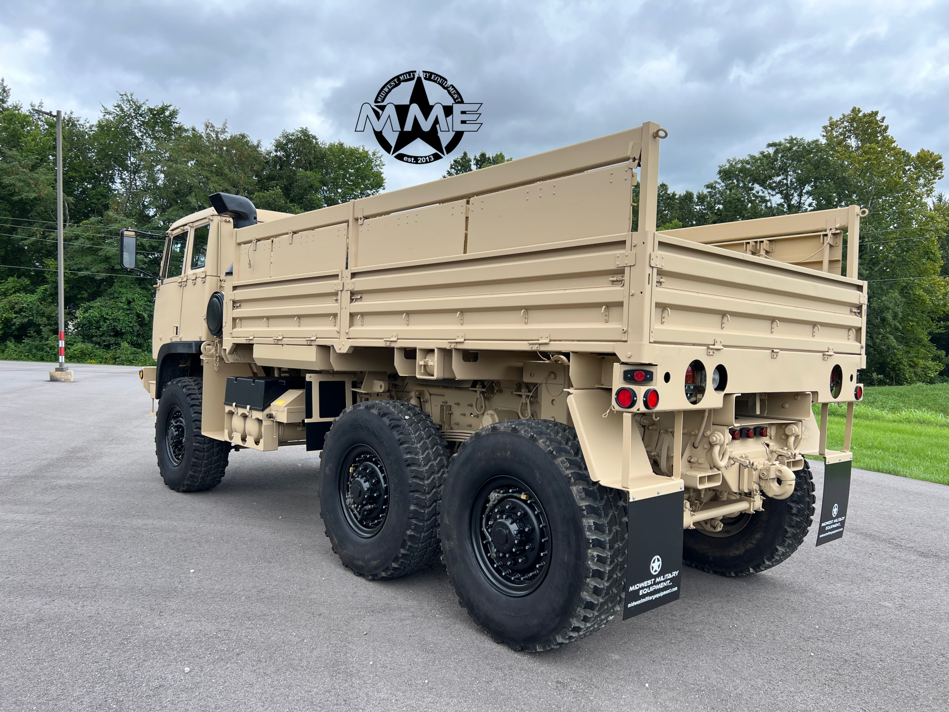 2010 BAE Systems M1093A1 MTV 6x6 5 Ton Cargo Truck W / Air Conditioning