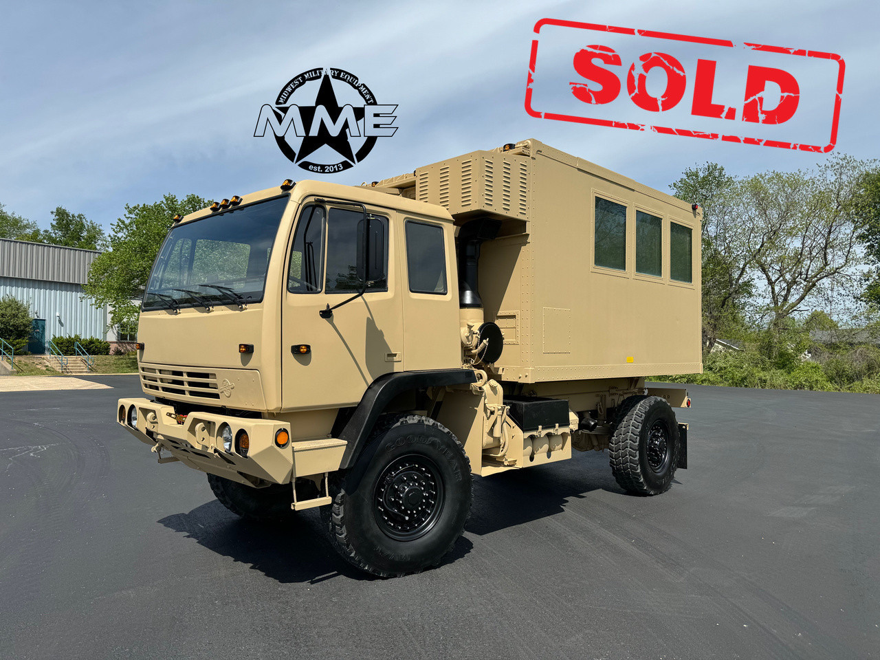 1998 Stewart & Stevenson LMTV M1079 2 1 / 2 Ton 4X4 Camper Truck