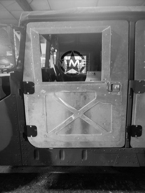 Aluminum Hard Door Kit With Manual Roll Down Windows For HMMWV/ Humvee ...