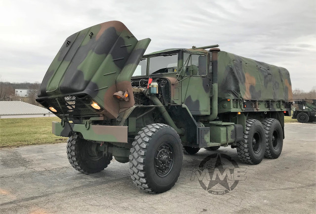 1995 Oshkosh M1074 10x10 PLS With Material Handling Crane - Midwest ...