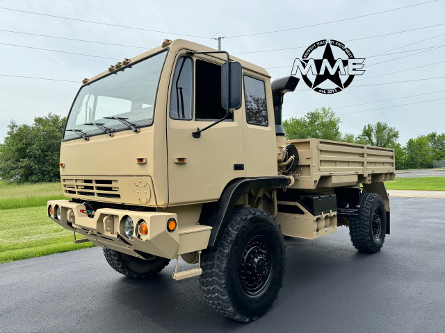 1996 Stewart & Stevenson M1078 LMTV 2 1/2 Ton Cargo Truck W/ Lift Gate