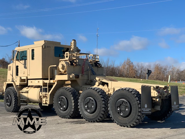 1994 Oshkosh M1070 8x8 HET Military Heavy Haul Semi Tractor Truck.