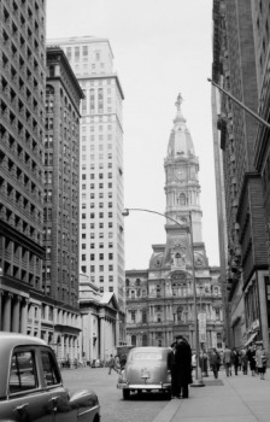 USA Pennsylvania Philadelphia street scene with City Hall in center ...