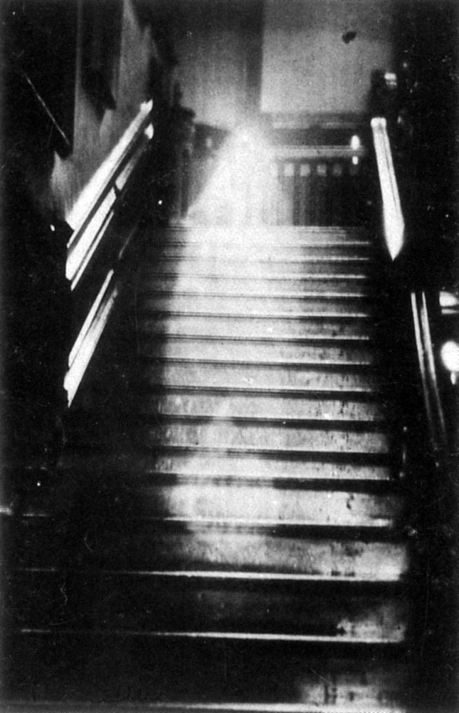 Brown Lady of Raynham Hall Ghost, 1936 Poster Print by Science Source ...