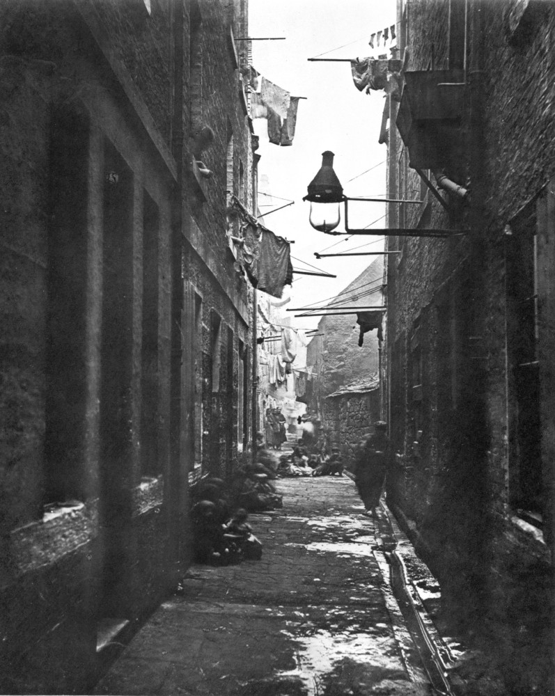 Glasgow, Scotland: Slum. /Na Close (Alley) Off High Street Photographed ...