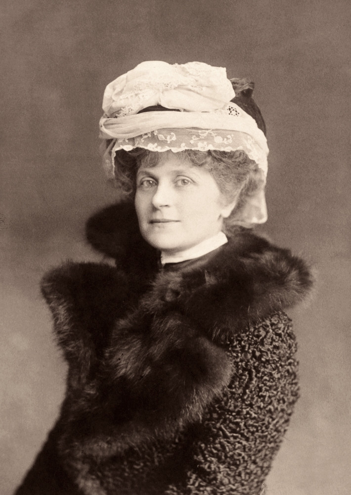 Women'S Fashion, 1902. /Noriginal Cabinet Photograph, 1902, Of American ...