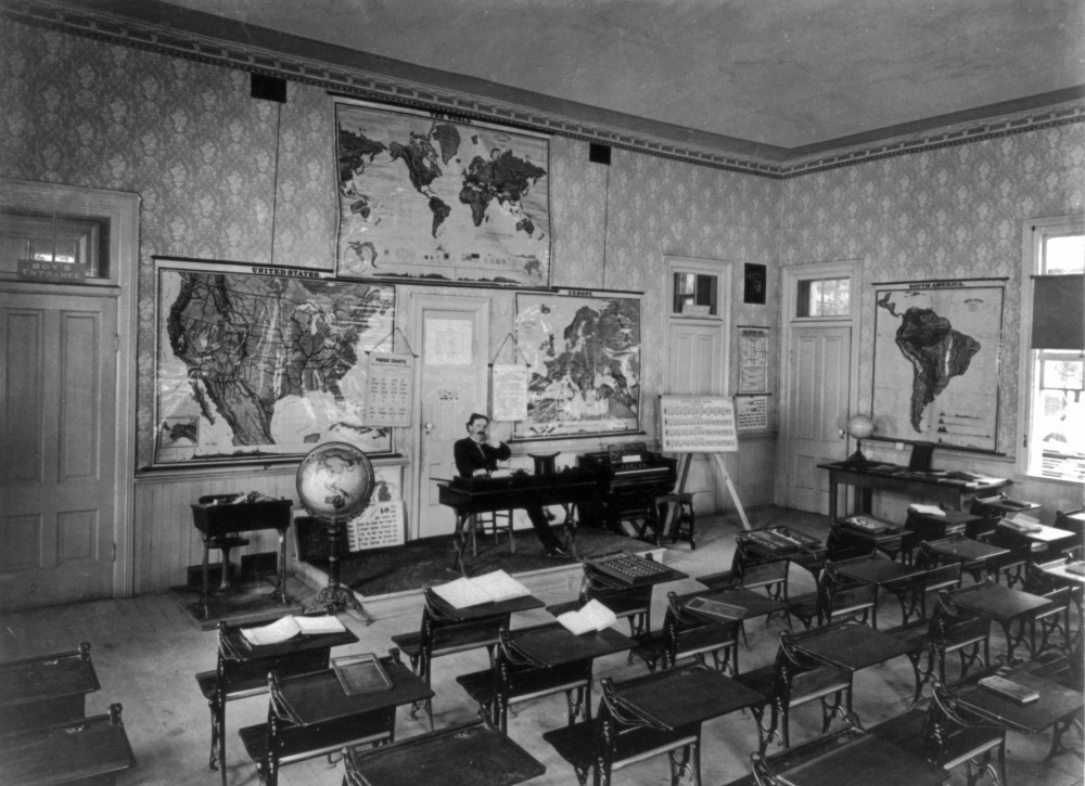One-Room Schoolhouse. /Na Classroom In A Rural American One-Room ...