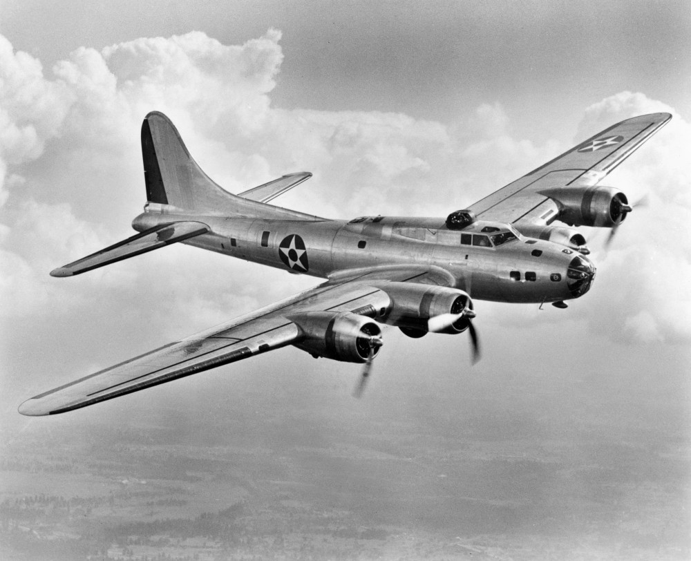 Wwii: Flying Fortress 1941. /Na Boeing B17 'Flying Fortress,' 1941 ...
