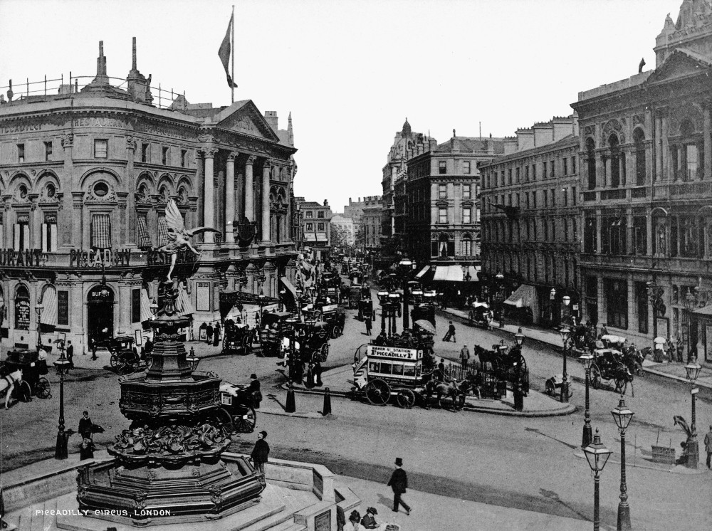 London: Piccadilly Circus. /Nview Of Piccadilly Circus, London, England ...