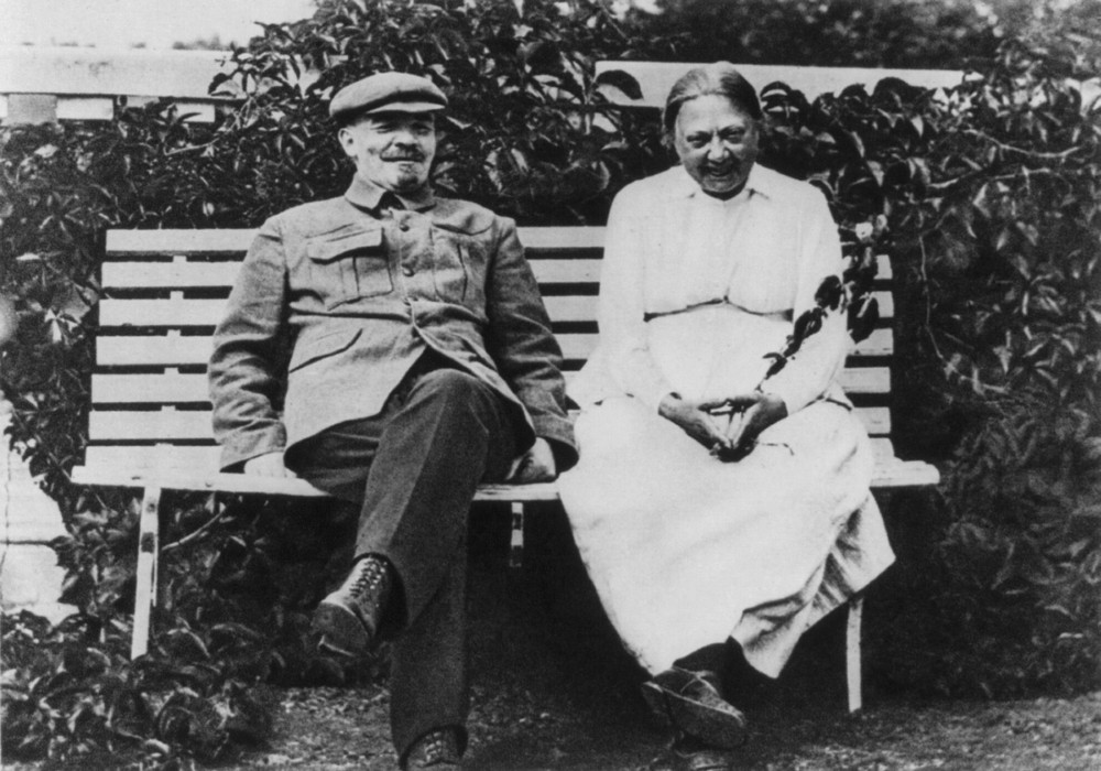 Lenin And His Wife Krupskaya Sit Together In Their Dacha Garden At ...