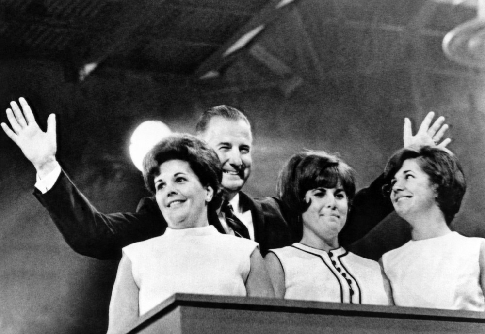 Spiro Agnew History - Item # VAREVCCSUA000CS391 - Posterazzi