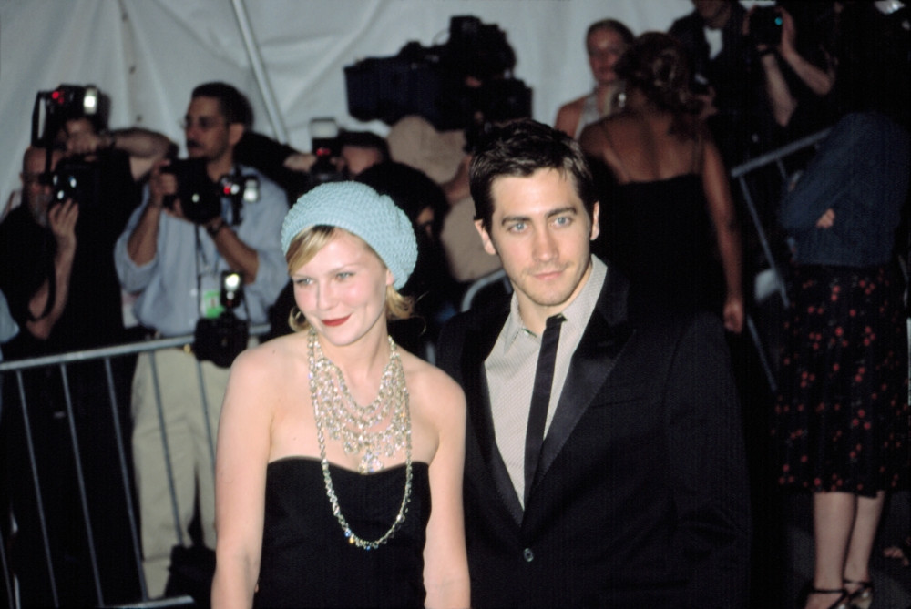 Kirsten Dunst And Jake Gyllenhaal At Metropolitan Museum Of Art Goddess ...