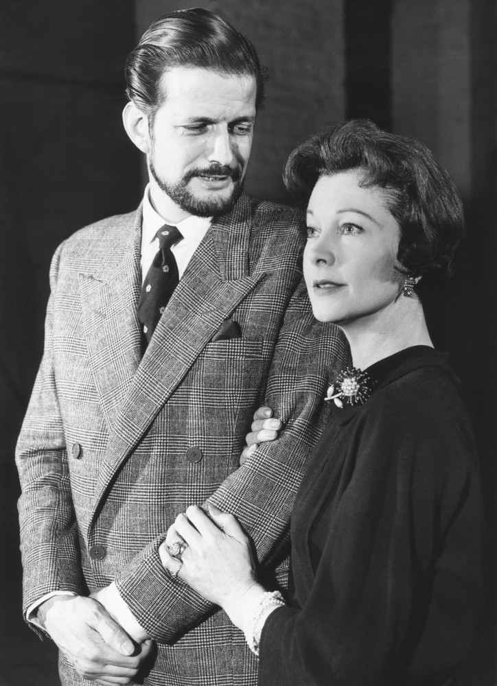 British Actress Vivien Leigh Shown With Canadian Born Actor John ...