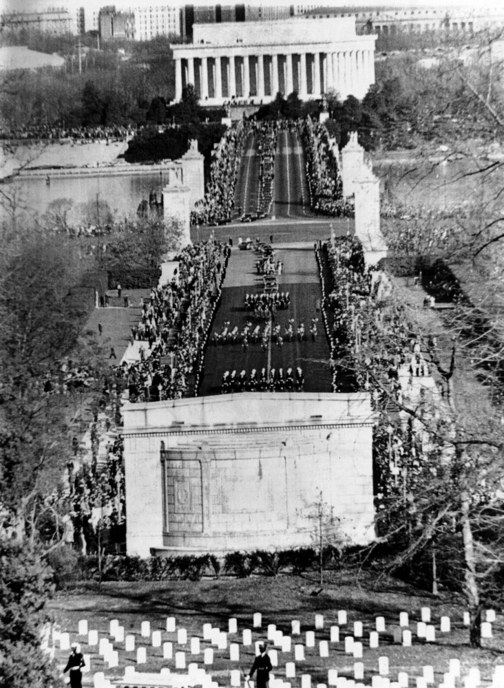 President John Kennedy_S Funeral Procession Crossing The Memorial ...