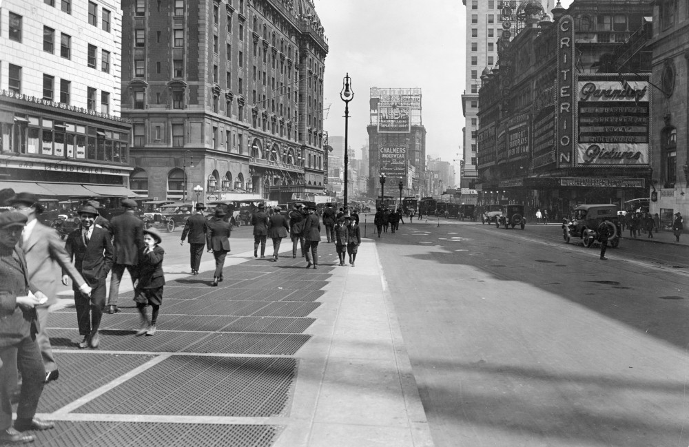 New York: Times Square. /N44Th Street And Broadway In Times Square In ...