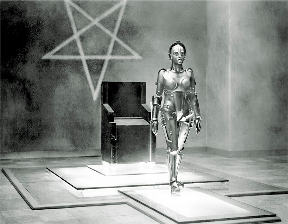Metropolis - Maschinenmensch - Production Still Poster Print by ...