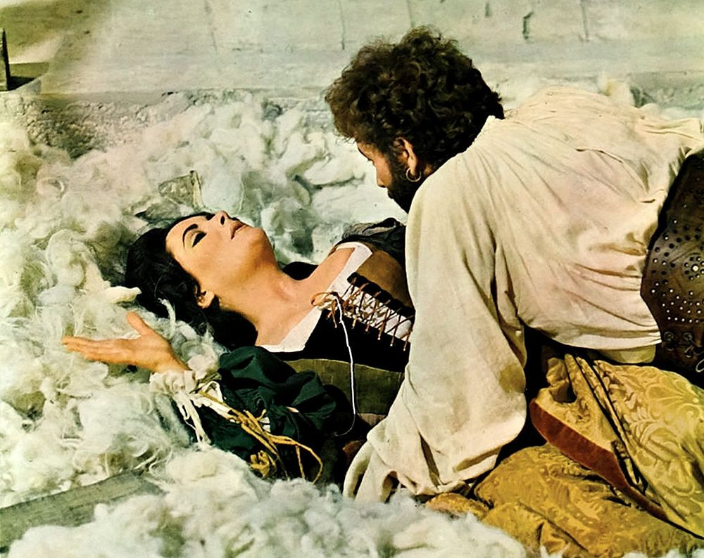 Elizabeth Taylor Poster Print by Hollywood Photo Archive Hollywood ...