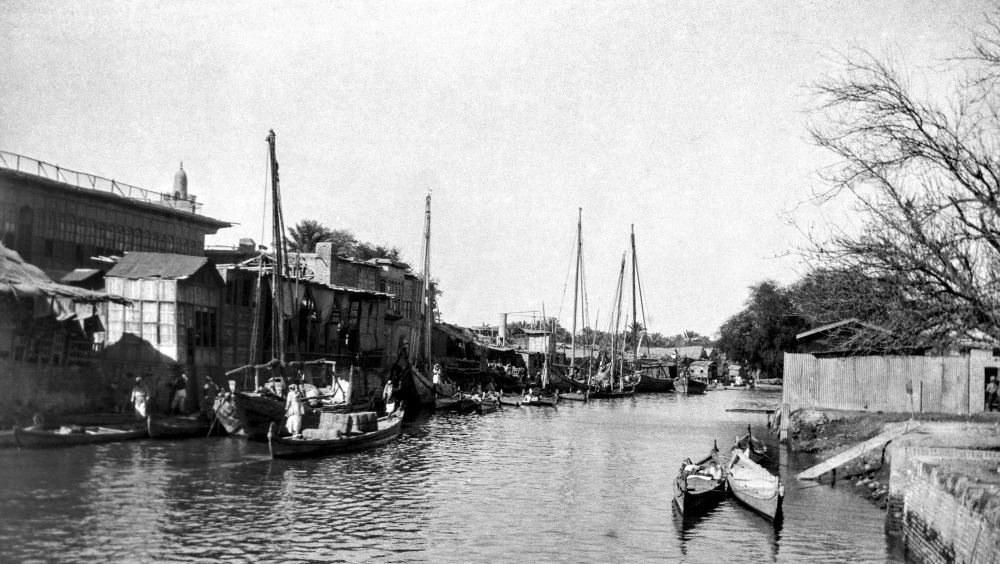 World war one photograph in Iraq (Mesopotamia), the riverfront of Amara ...